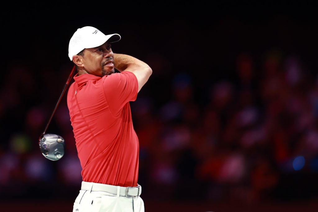 Tiger Woods tells amateur golfers exactly how to hit his famous stinger ...