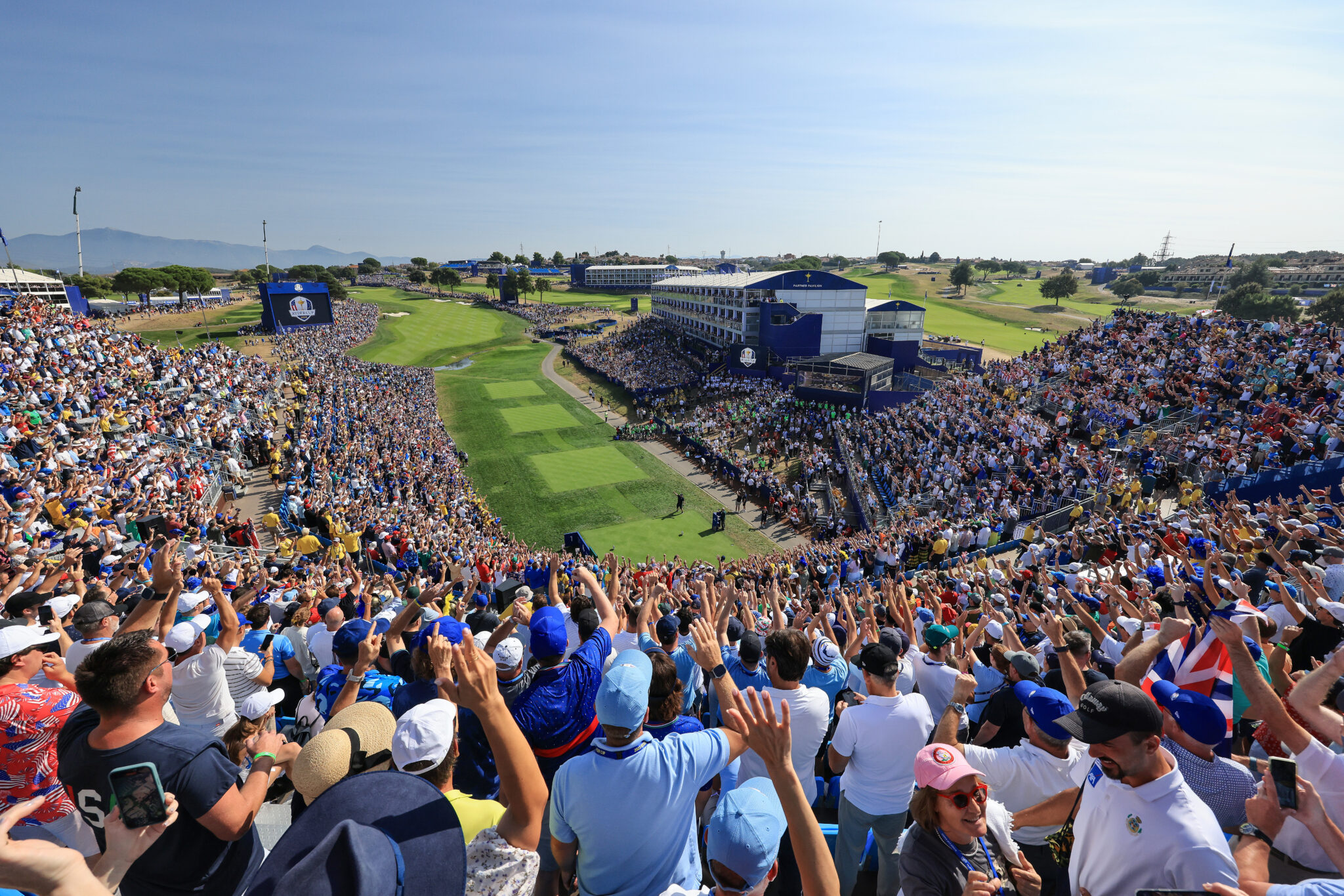 Former US Ryder Cup captain slates European golf fans and calls them ...