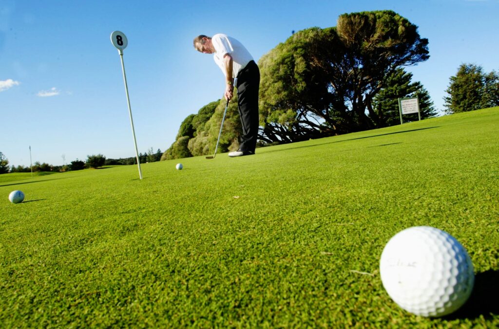 The rule every amateur needs to be aware of after putting off the green ...
